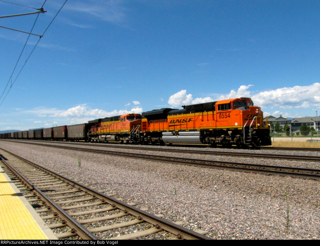 BNSF 8554 and 5821